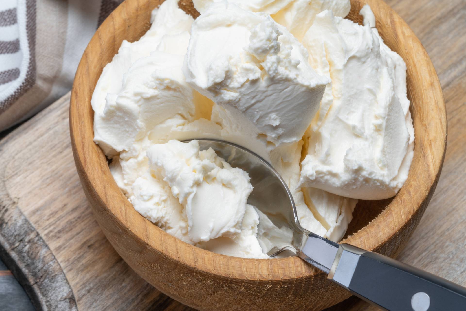 What is Mascarpone Cheese and How to Make it at Home